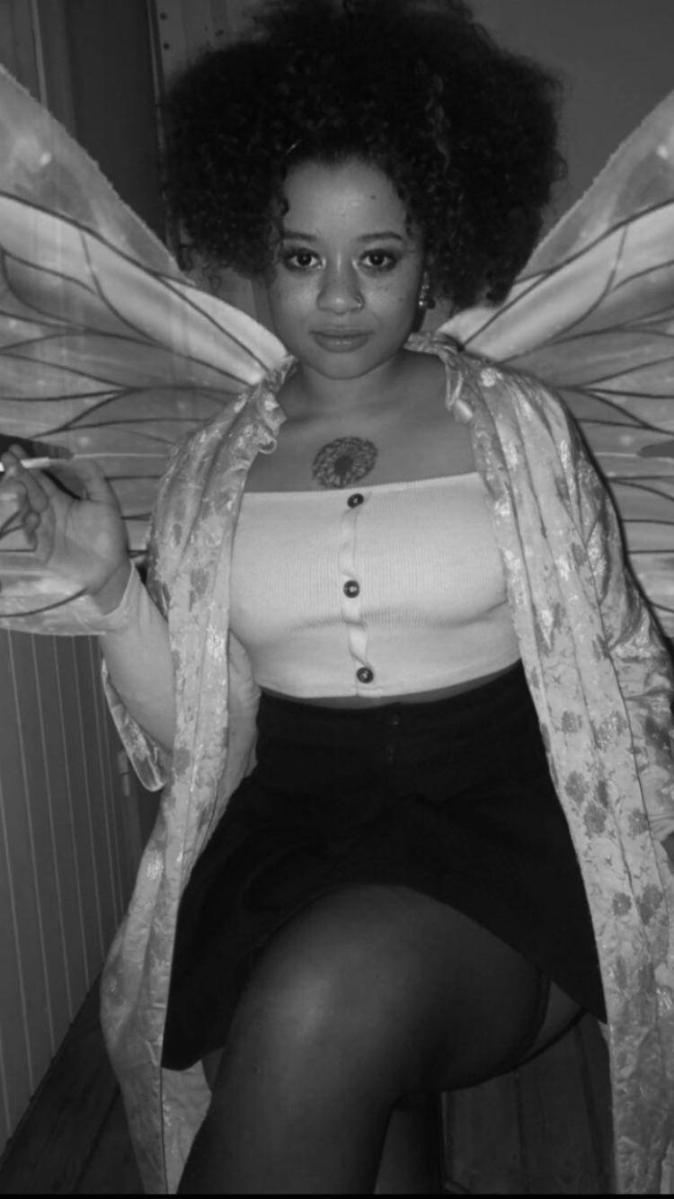 Fairy in B&W 🧚🏽‍♂️ | Scrolller
