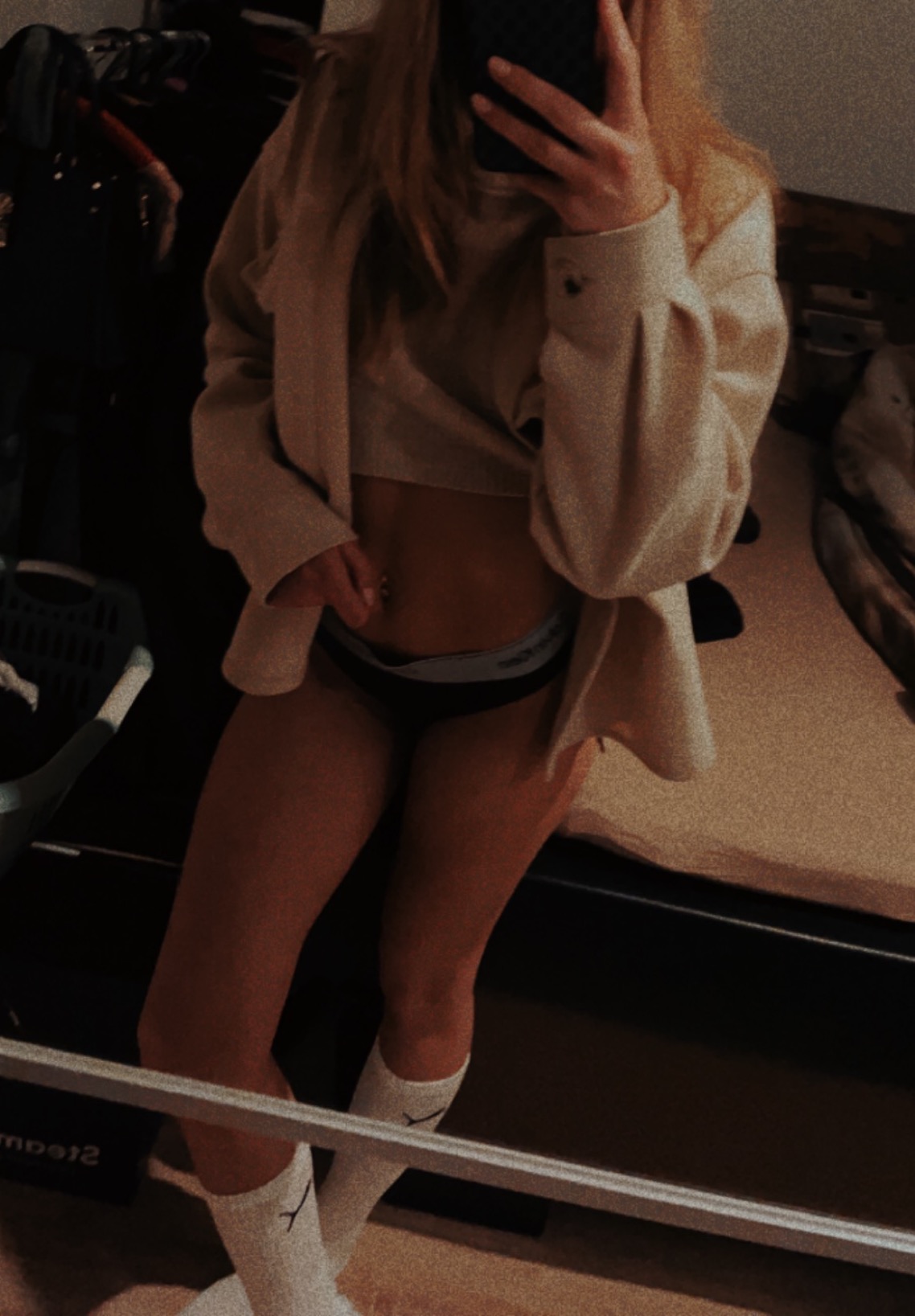 Feeling comfy but horny too 😈 | Scrolller