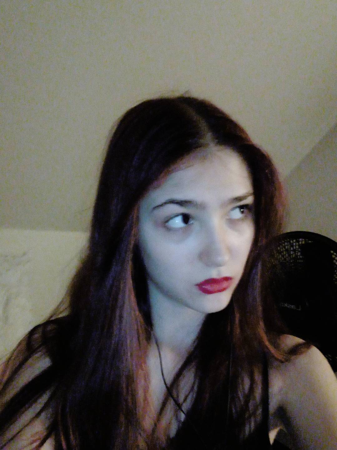 feeling extra shit rn so here's new selfies for all the creeps out there who give me internet ...