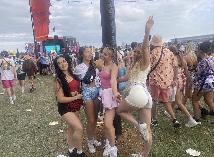 Festival ass | Scrolller