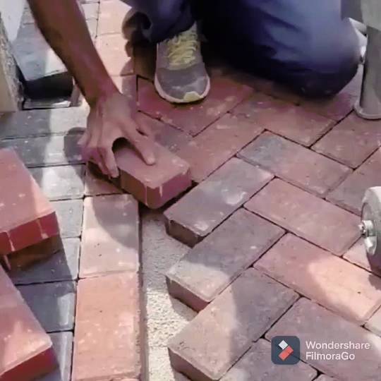 Filling the gap | Scrolller