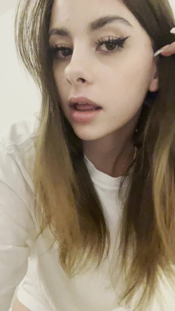 Finally Legal To Twerk On An Older Redditor Scrolller