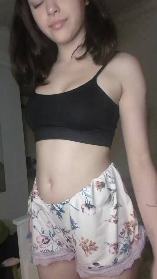 Finally turned 18.. where are the older men on here | Scrolller