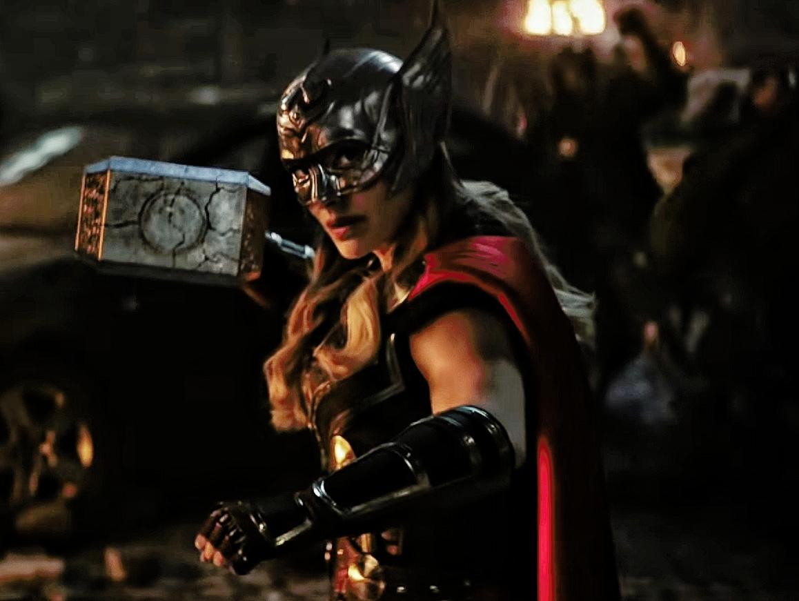 First look at Natalie as Lady Thor | Scrolller