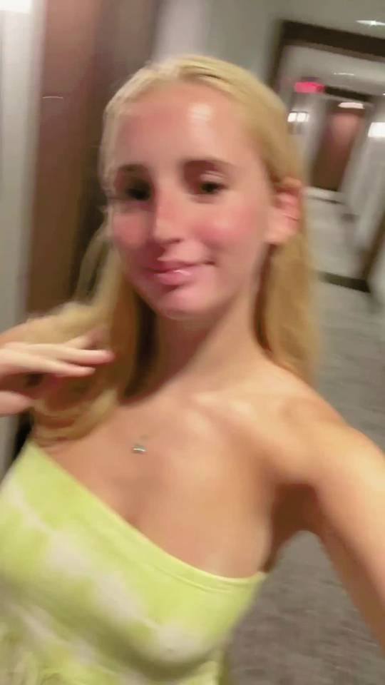 flashed them at the hotel | Scrolller