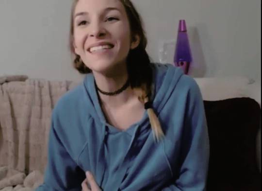 Flashing Big Boobs Scrolller