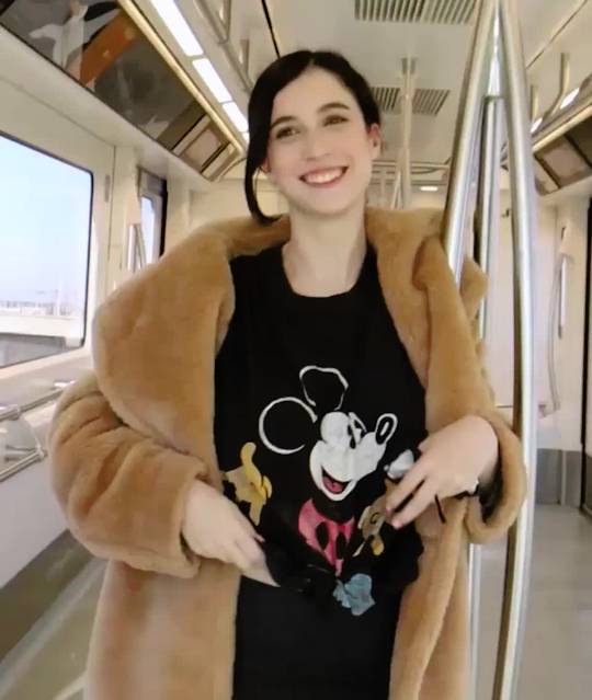 Flashing her beautiful tits in metro | Scrolller