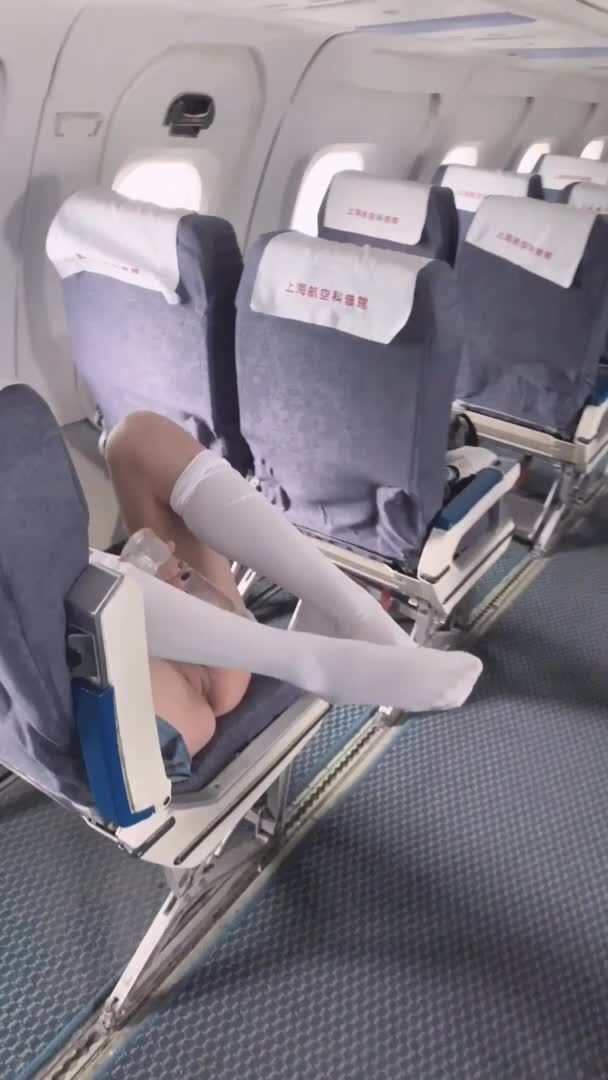 incident in the cabin | Scrolller