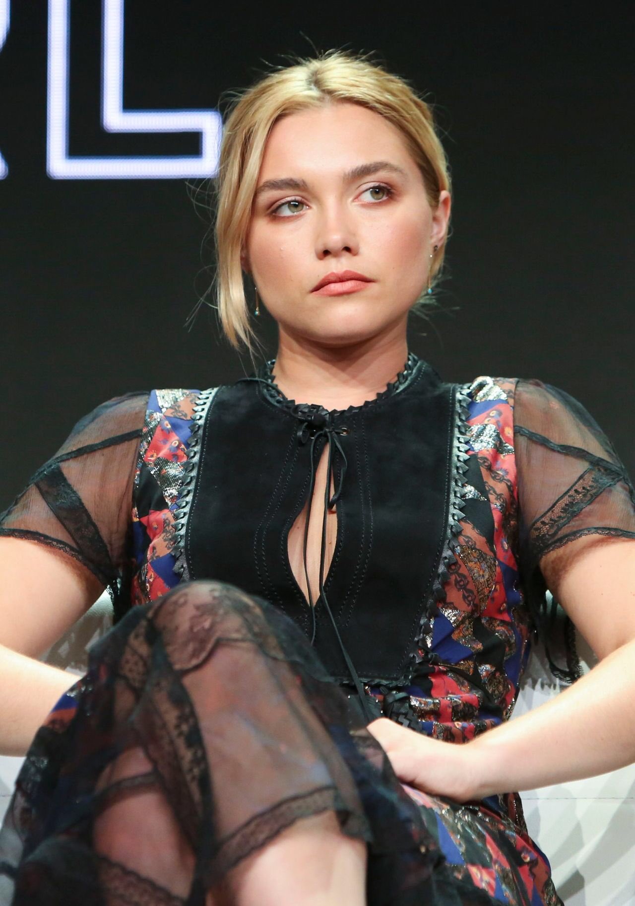 Florence Pugh | Scrolller