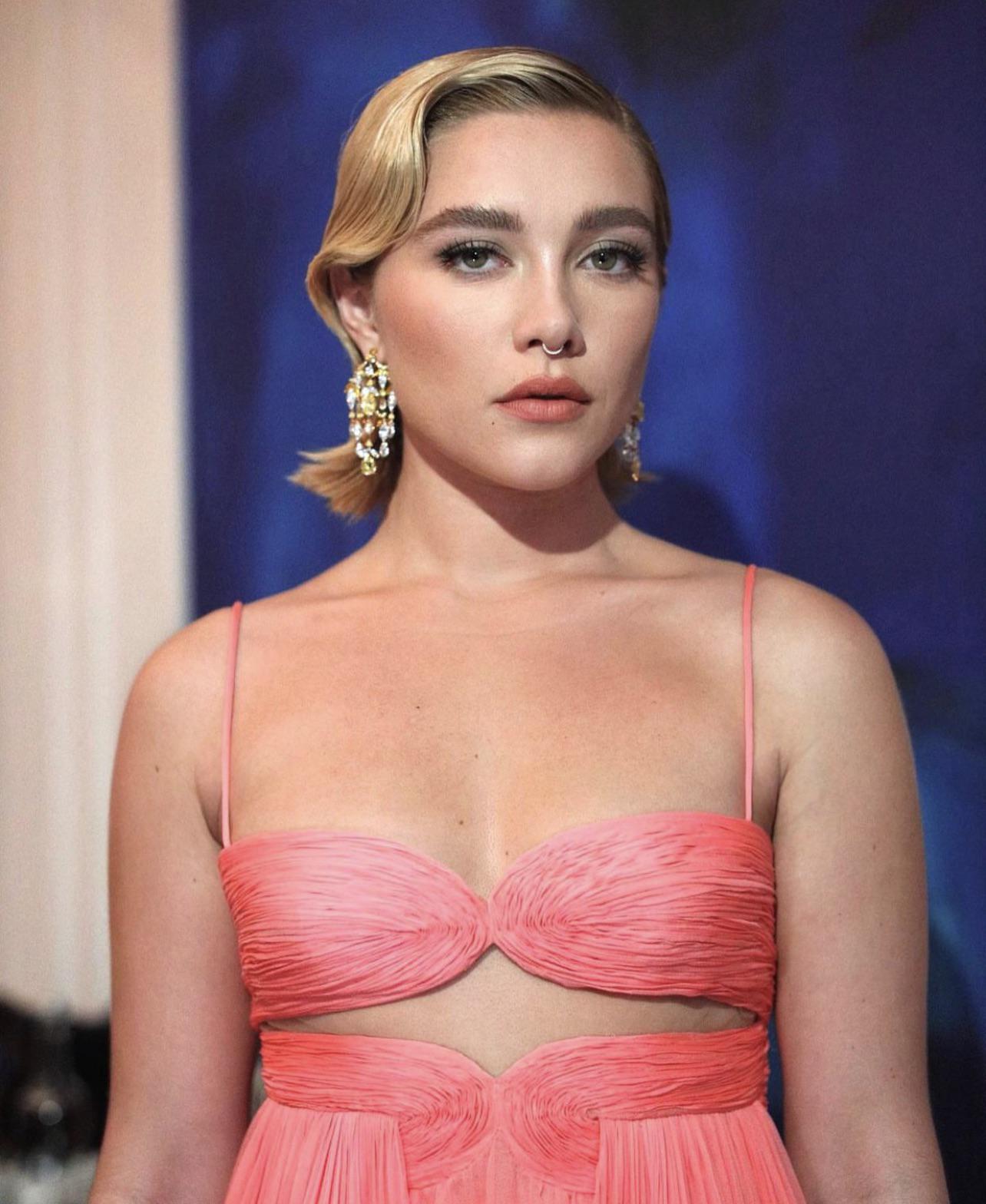 Florence Pugh is so fuckable | Scrolller