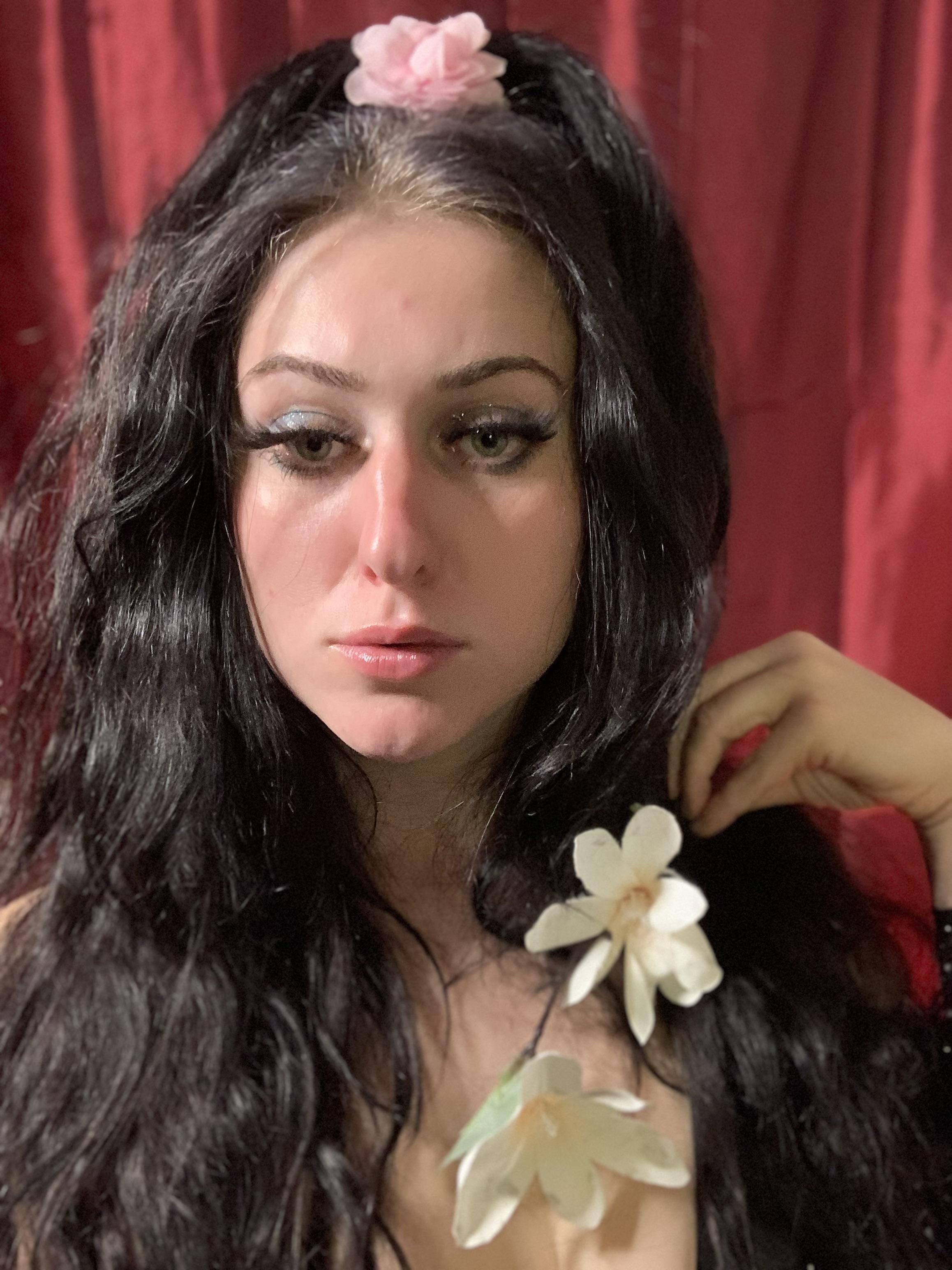 Flower powerrrrr!!! Or sumn like that | Scrolller