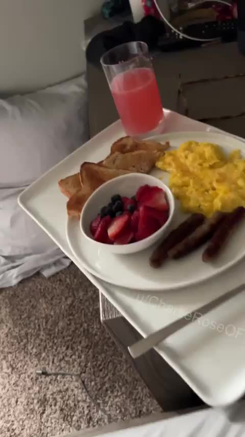 Forget breakfast in bed. Breakfast AND HEAD is where it’s at | Scrolller