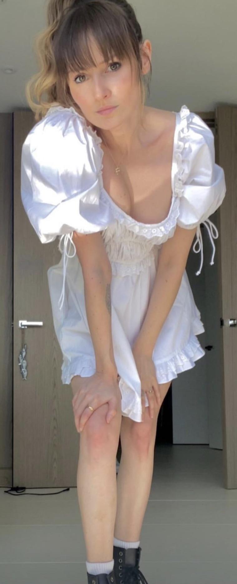 @freyanightingale knees are looking a little red | Scrolller