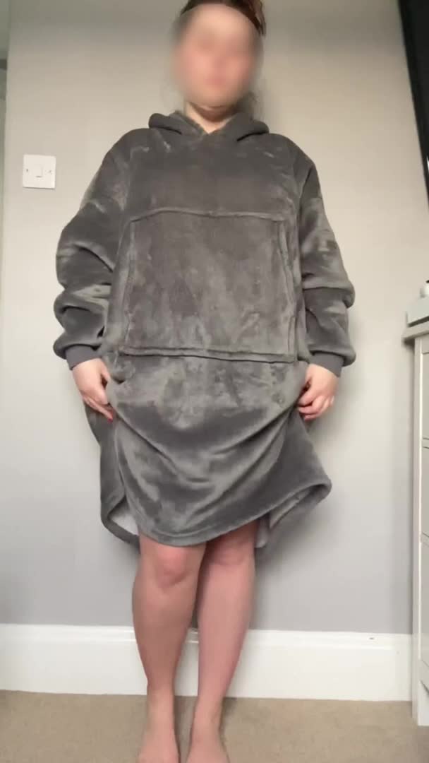 From my comfy Oodie… to fully Nudie! | Scrolller