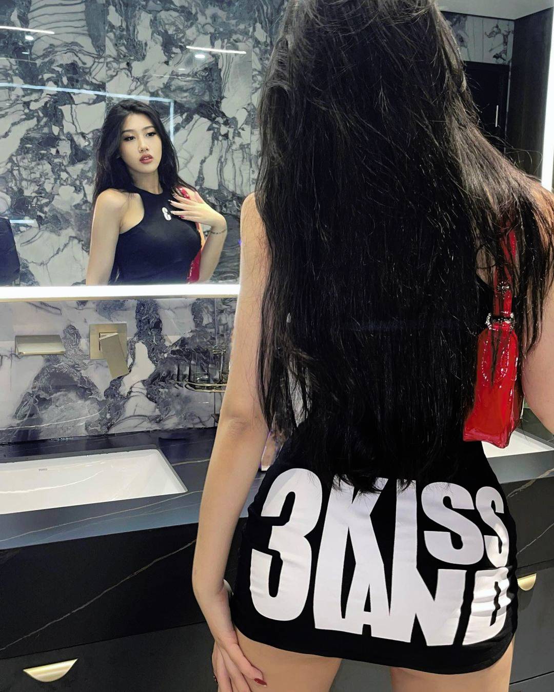 Front and back | Scrolller