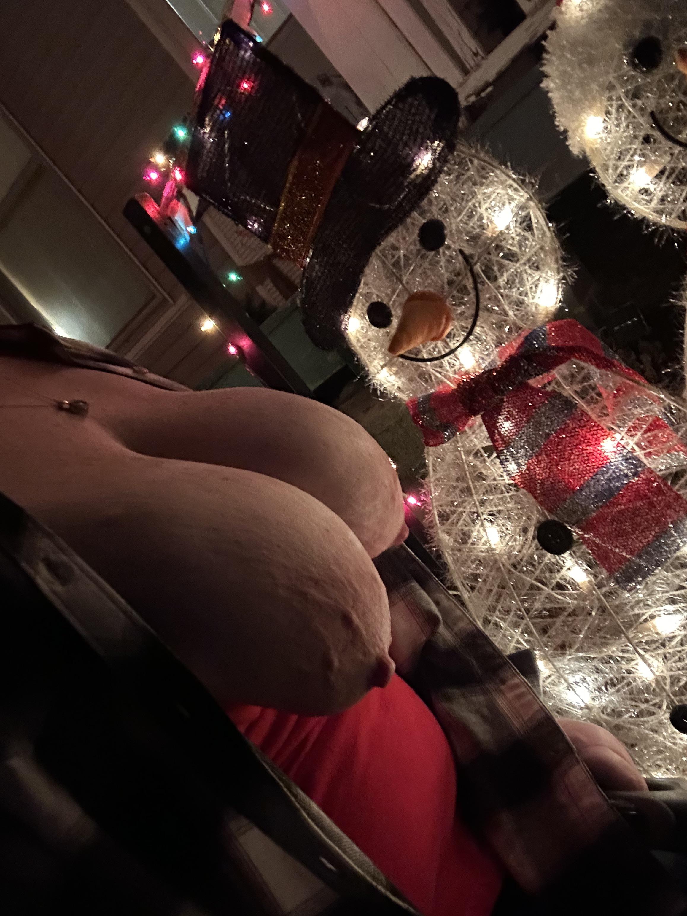 Frosty getting fresh | Scrolller