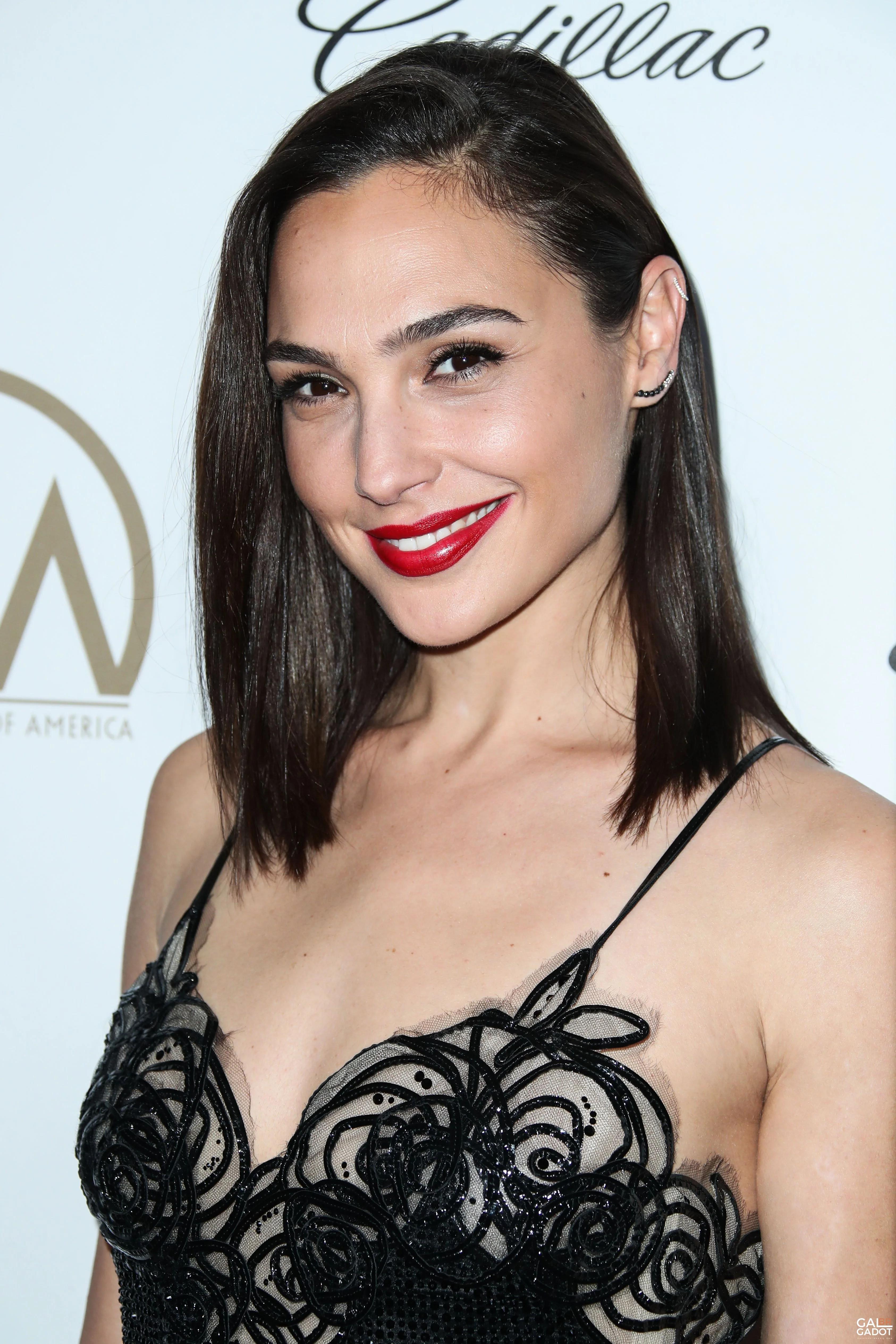 Gal Gadot [3372 x 5058] | Scrolller