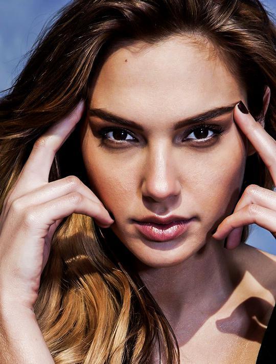 Gal Gadot Scrolller 7388