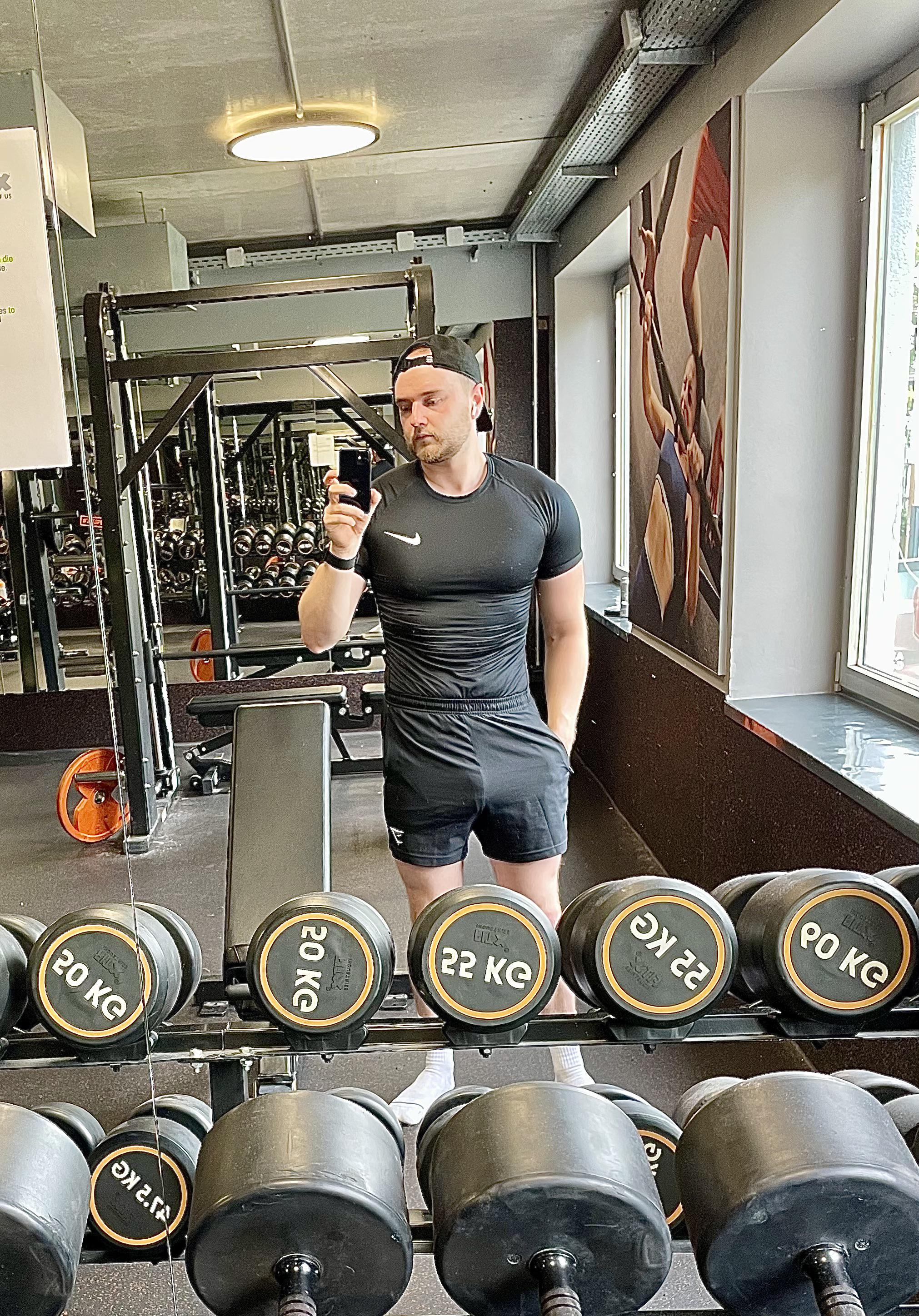 Getting a quick workout in | Scrolller