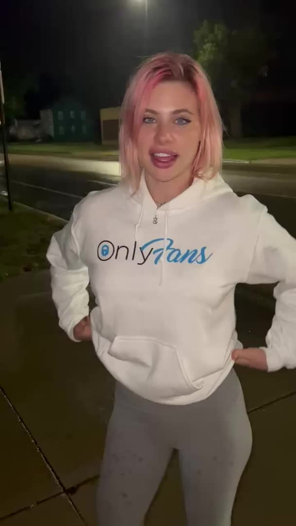 Getting off in public is the most fun imo :3 | Scrolller