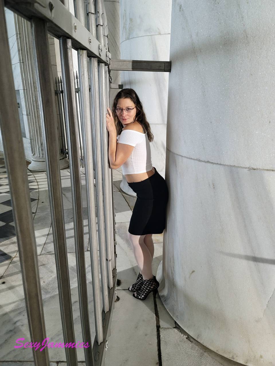 Getting ready to drop some new photo sets to all of the places! Links in the comments. | Scrolller