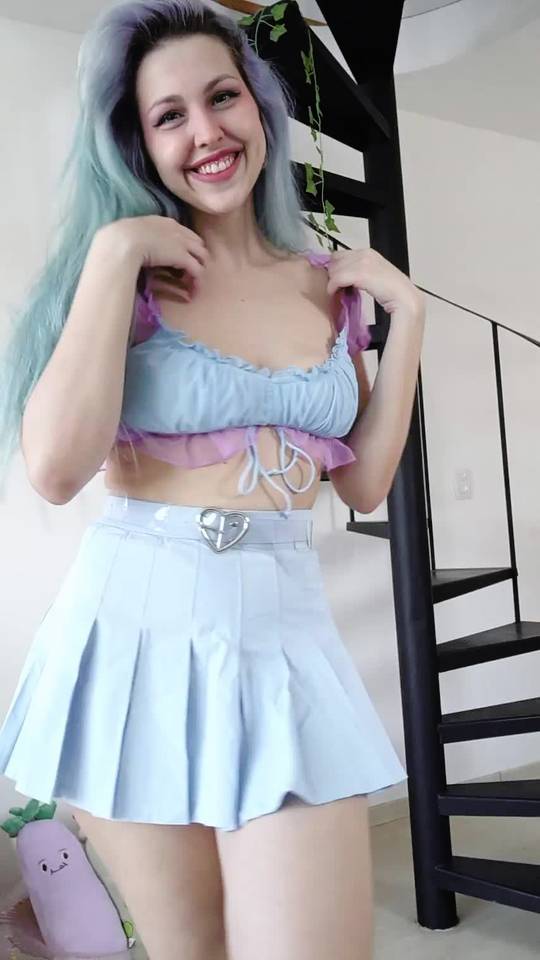 [Gif] Hope you like squishy natural boobs 🤭 | Scrolller