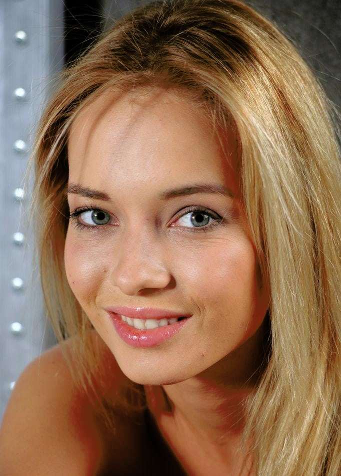 Glamorous | Scrolller