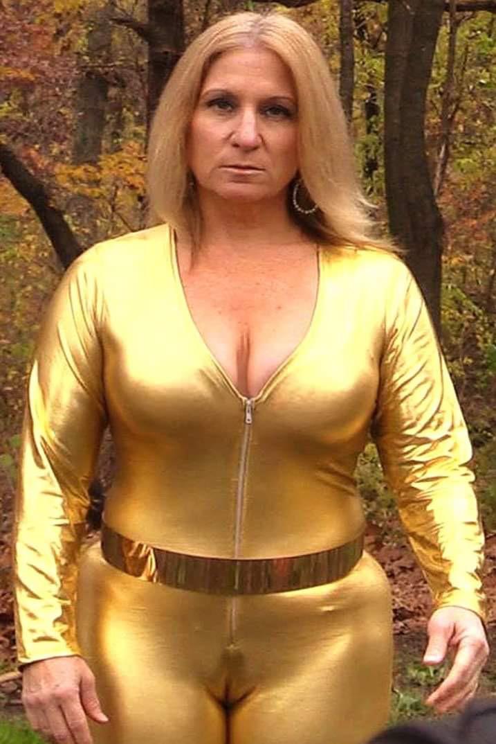 Golden Camel Toe ️ ️ | Scrolller