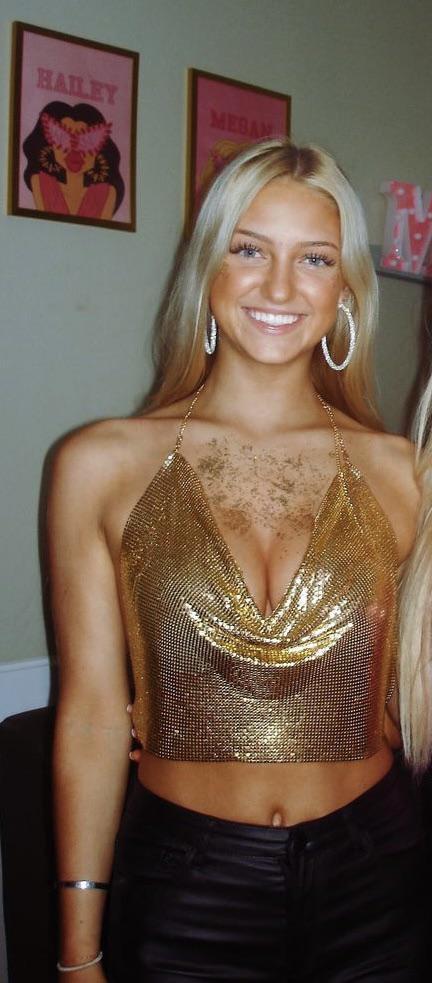 golden glitter | Scrolller