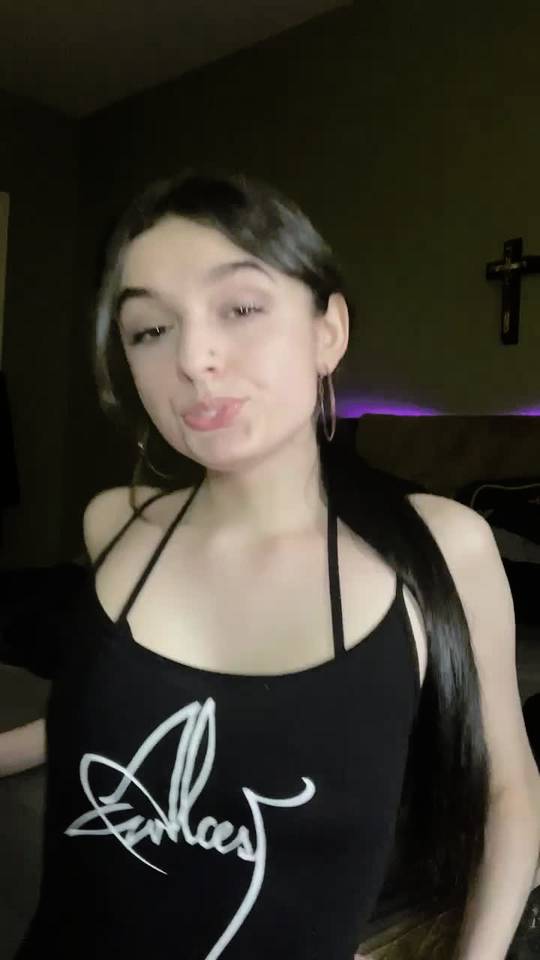 Some drool? 😳 | Scrolller