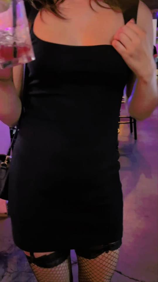 Got a flash in before someone walked by [GIF] | Scrolller