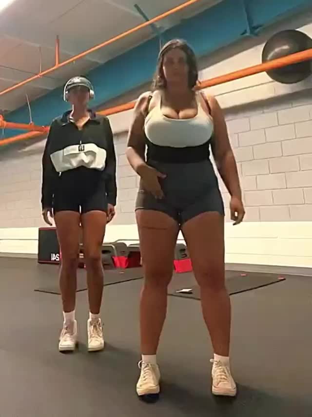 Gotta hold ‘em to contain ‘em | Scrolller