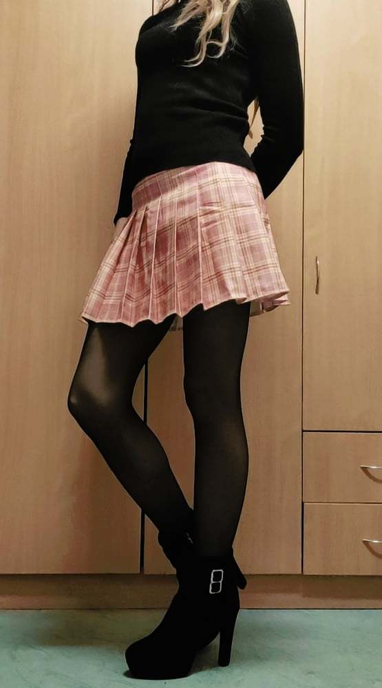 guys am i girly enough? | Scrolller