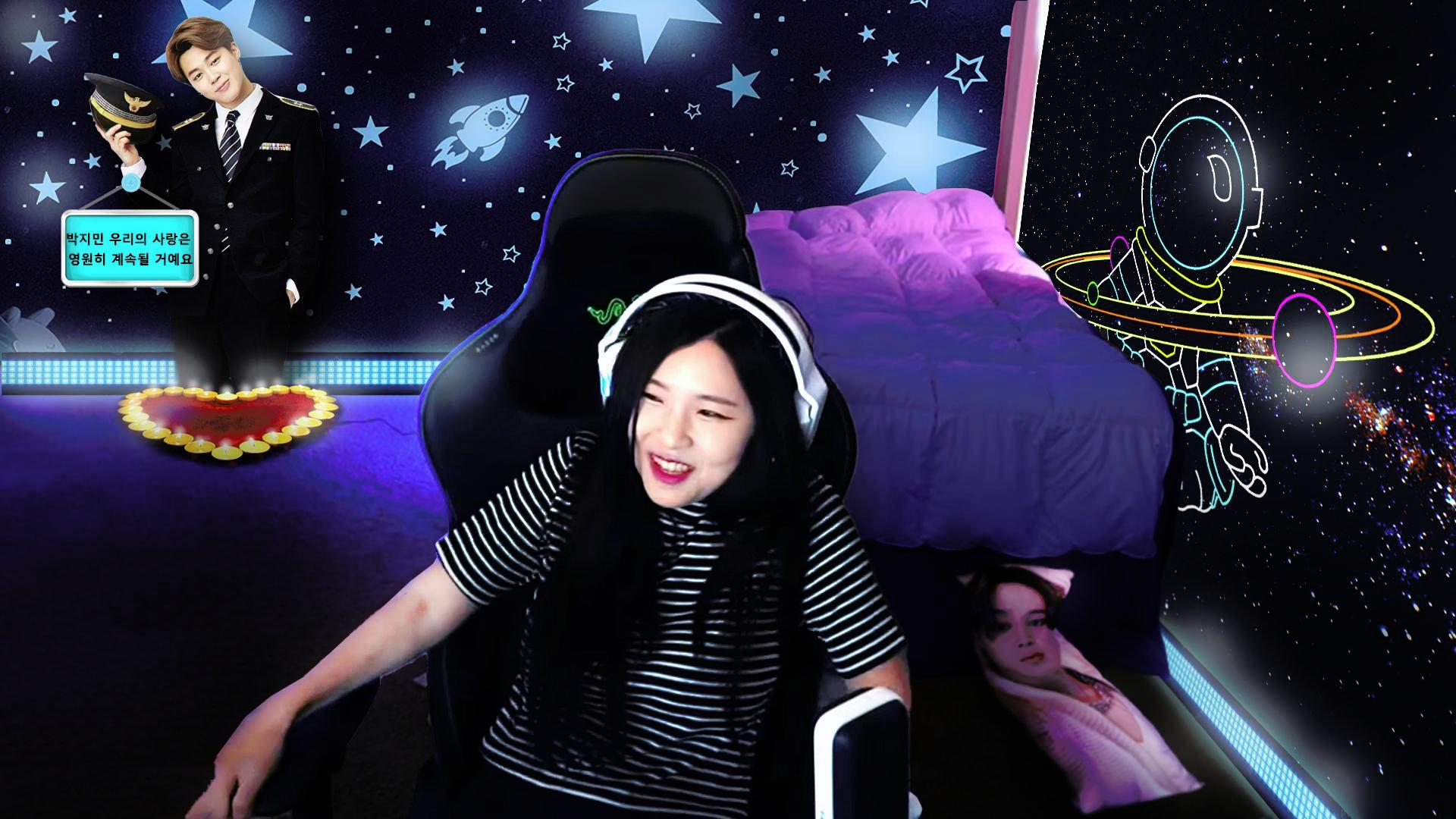 Hachu's New Leaked Room Setup | Scrolller