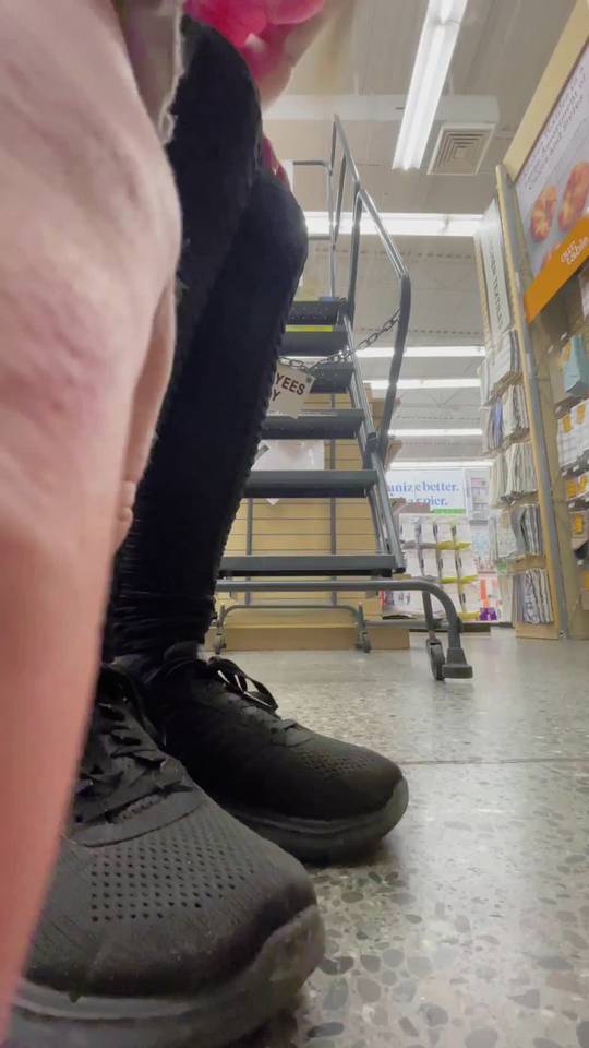 Had a chance to film a fun little flash at the mall 😉 [gif] | Scrolller