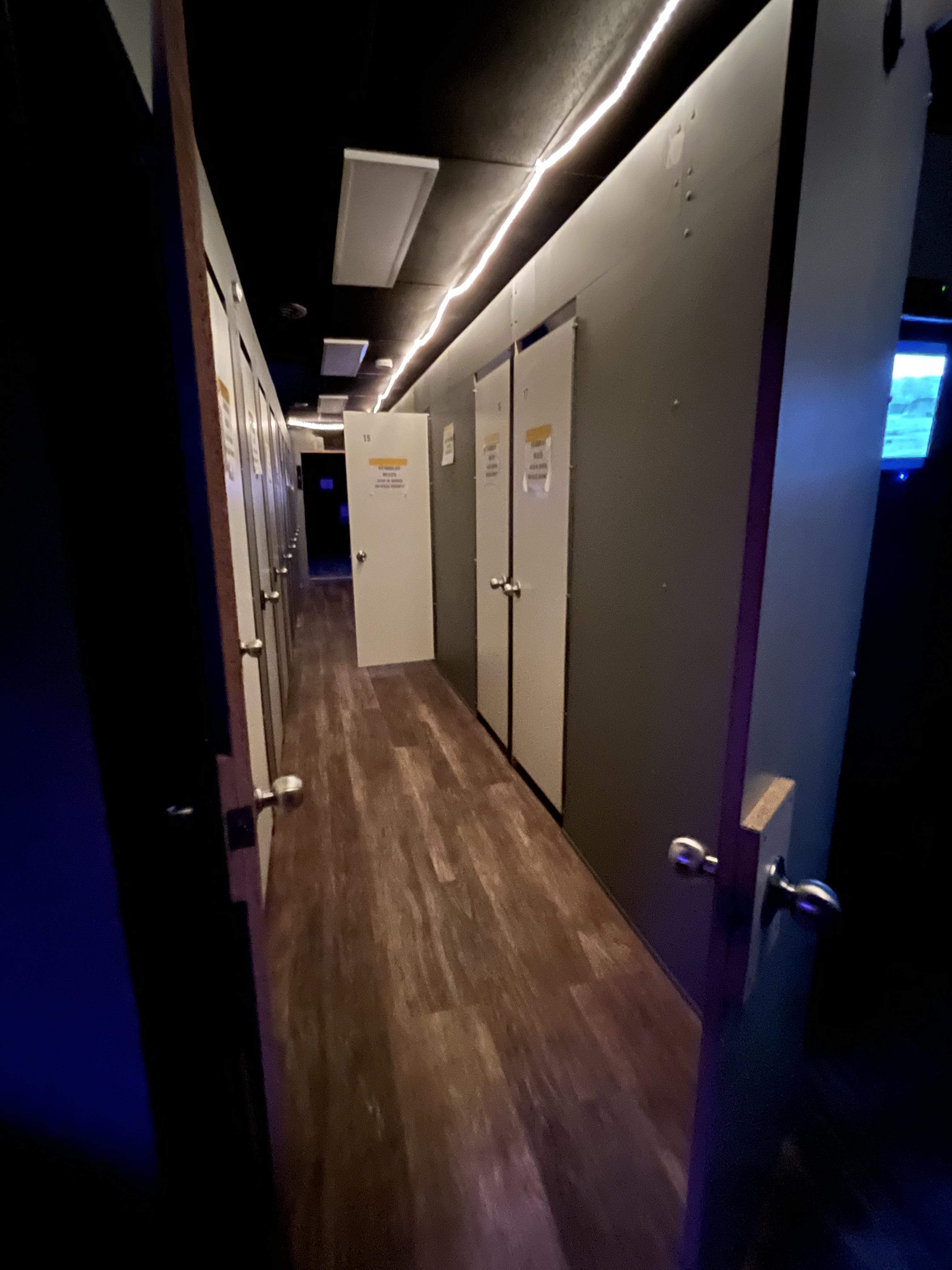 Halls of porn | Scrolller