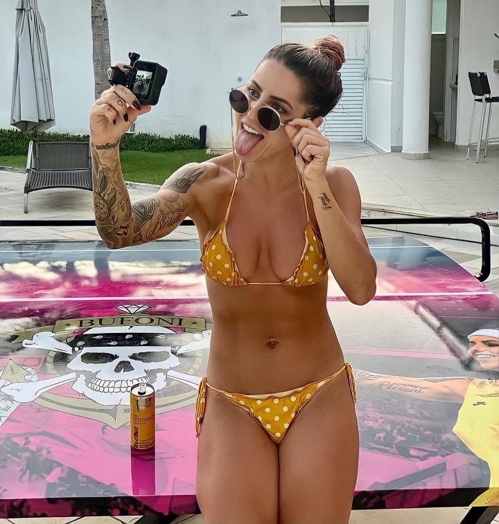 Happy Birthday Letícia Bufoni | Scrolller