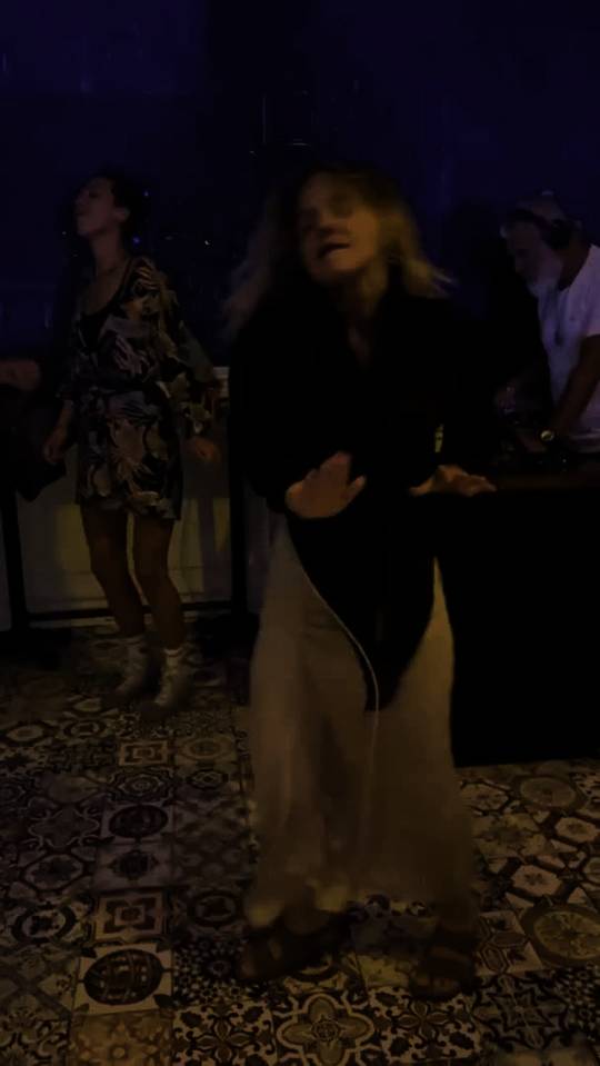 Happy Dancing | Scrolller