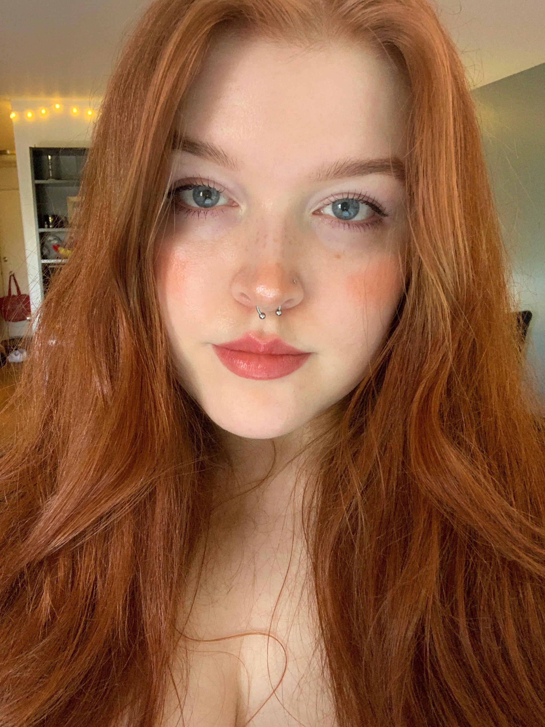 Happy Friday! Here’s a simple face pic 💝 | Scrolller