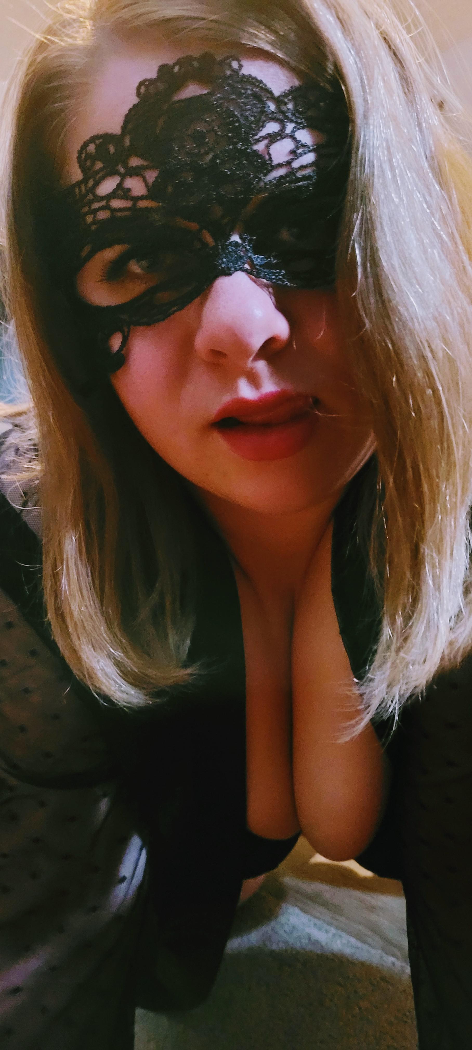 Happy Hump day babes, who wants to hump me~ | Scrolller