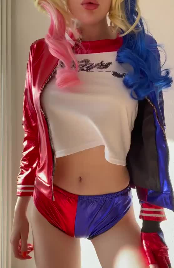 Harley Quinn wants to punish someone (Lizzy Vixen) [Suicide Squad] | Scrolller