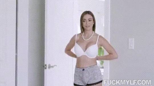 Havana Bleu showing off her boobs | Scrolller