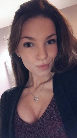 Have fun with me message me on KlK maolivia21 | Scrolller