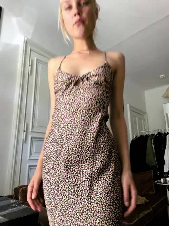 Have you ever cum in an 86lbs girl? I promise it’s tight 😛 | Scrolller