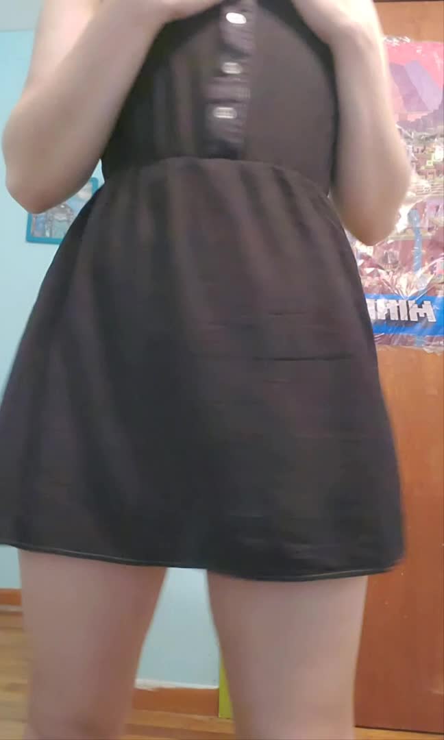 (he/him) i forgot to wear panties under my dress >~