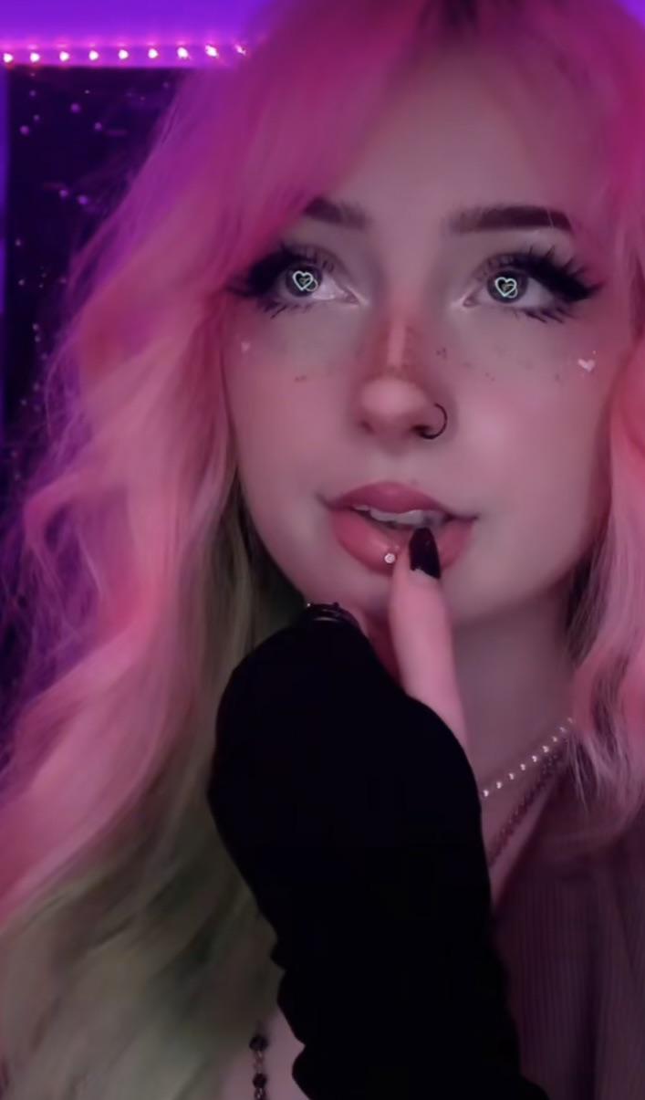 Heart eyes | Scrolller