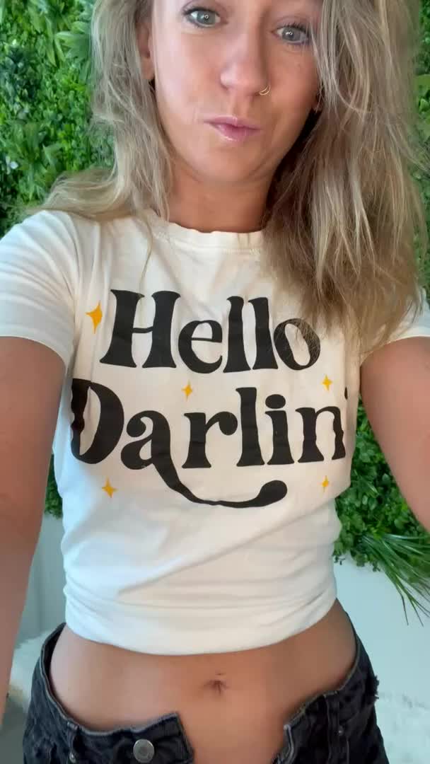 Hello Darlin | Scrolller