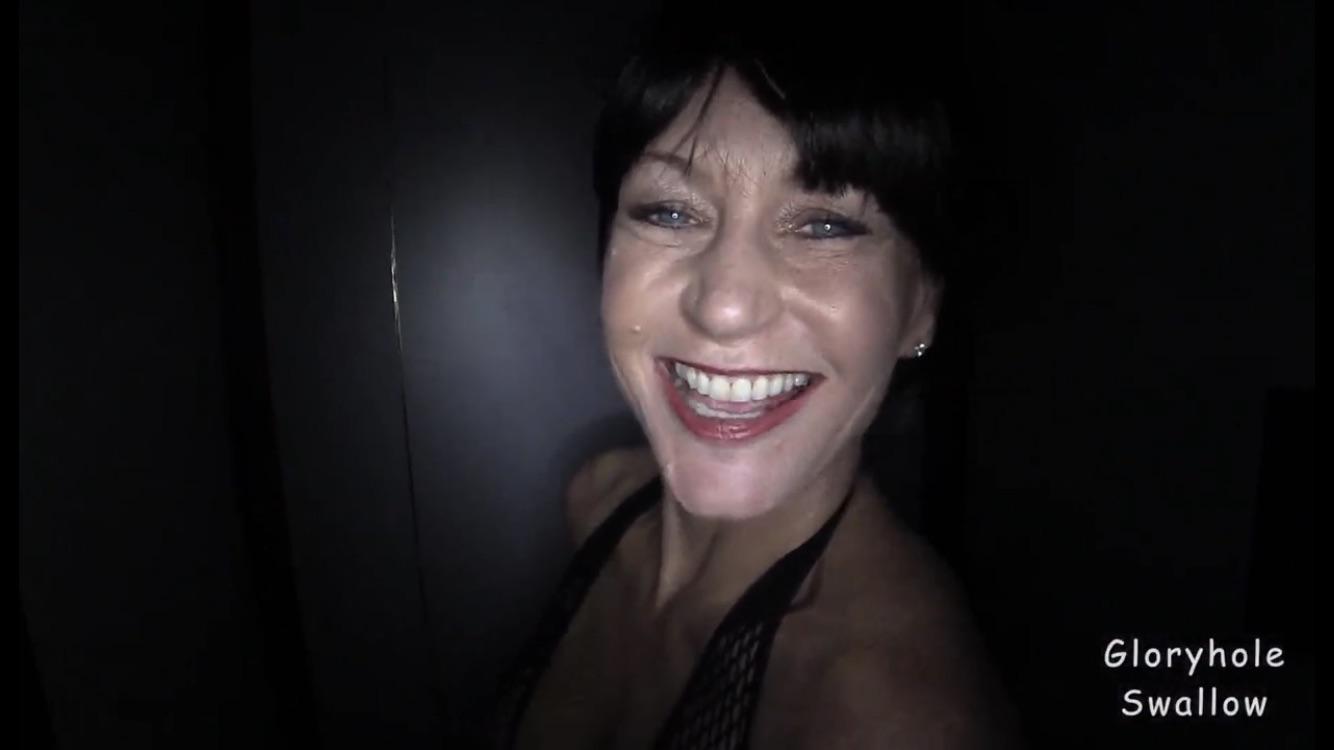 Hello everyone, does anyone know her? | Scrolller