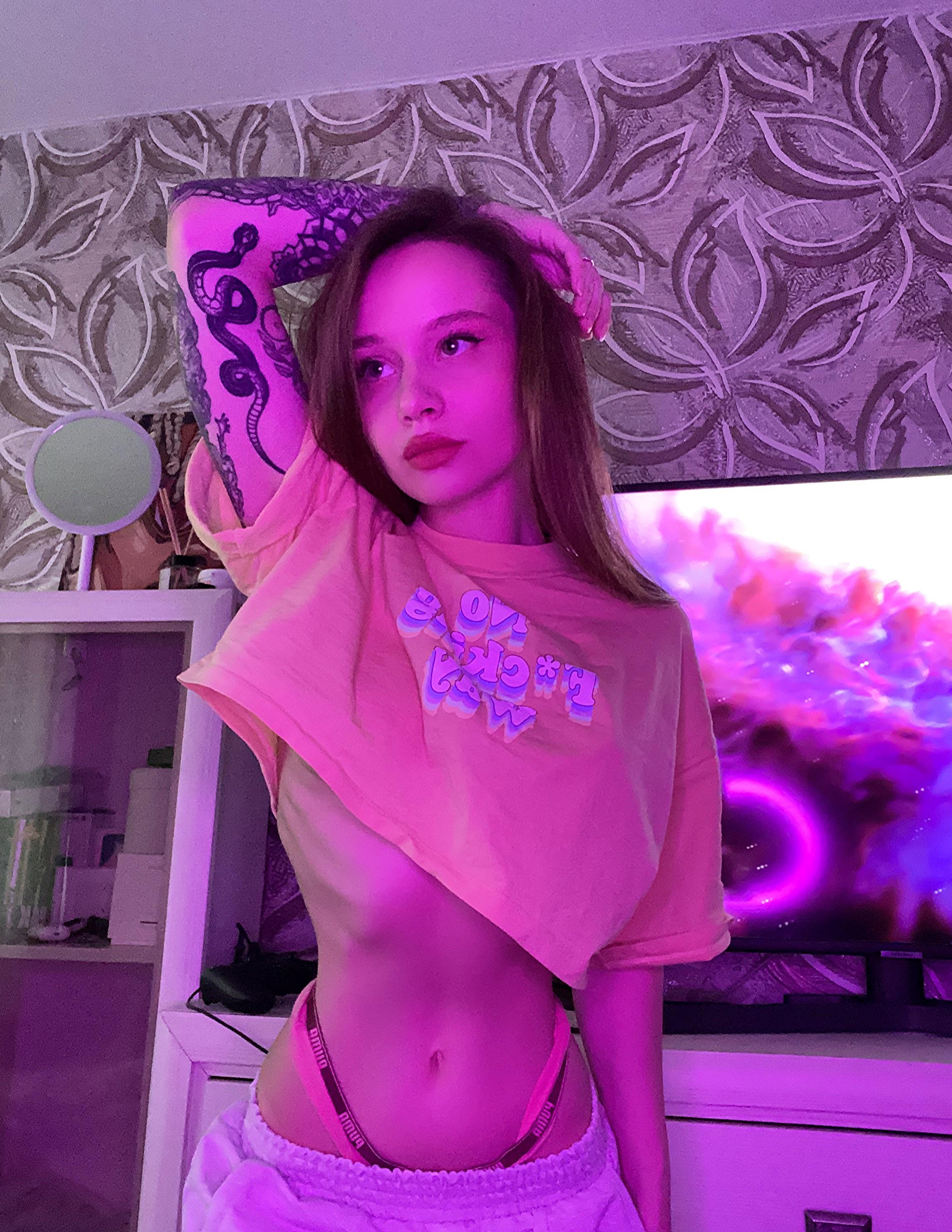 Hello everyone 😈 | Scrolller