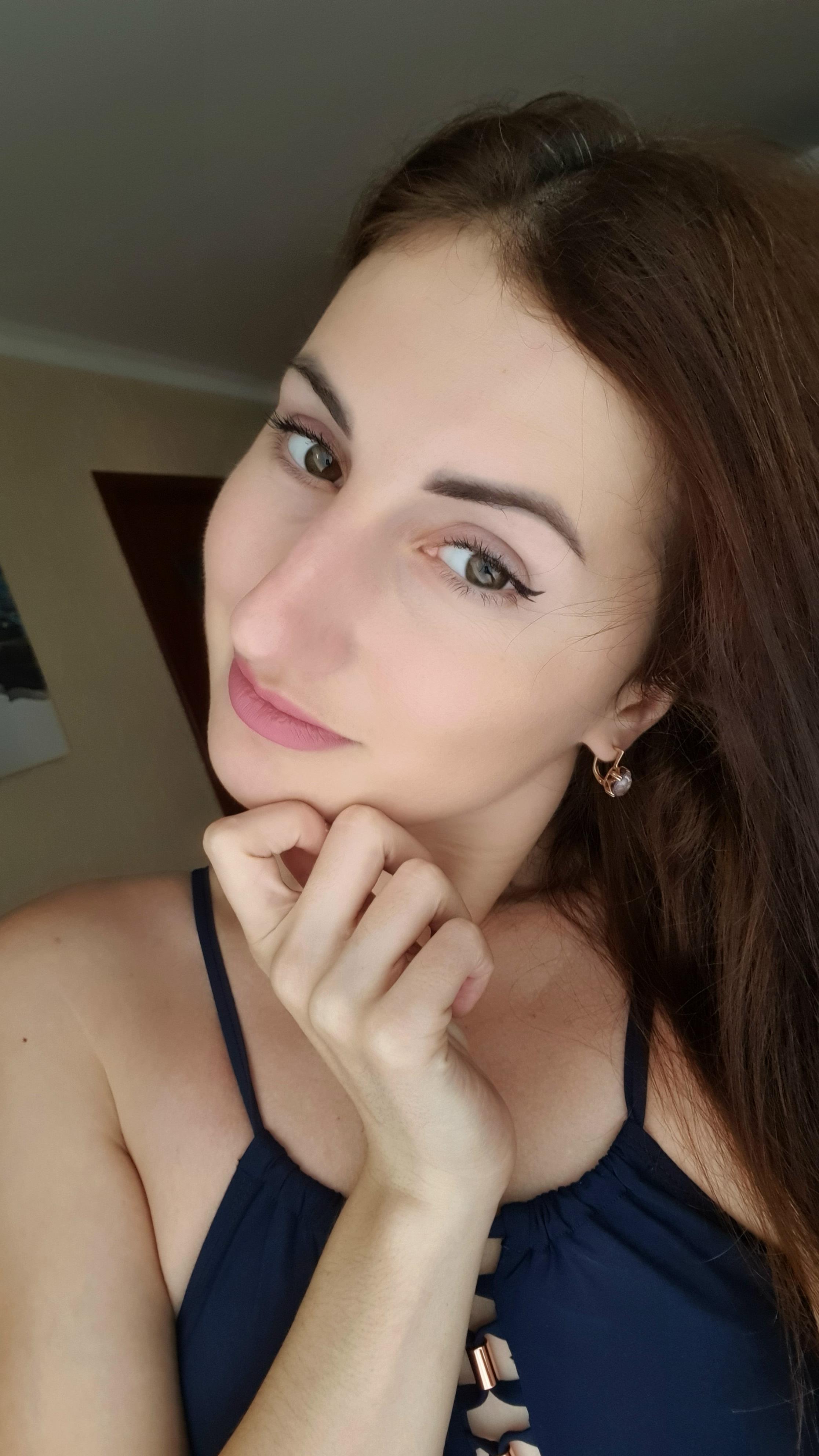 Hello from Ukraine 💋 | Scrolller